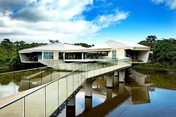 Tropical Stamp House by Charles Wright Architects