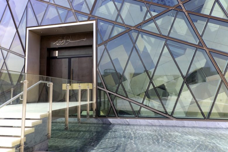 Cube-shaped Mosque levitating Above Water in Riyadh | HOK